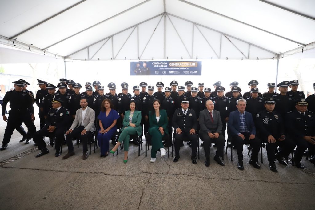 EGRESAN 38 CADETES PARA TRABAJAR POR LA SEGURIDAD DE LA CIUDADANÍA ...